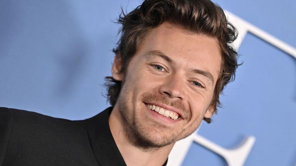 Want to elevate your shelves? Harry Styles' luxe 'Bright, Hot' candle ...