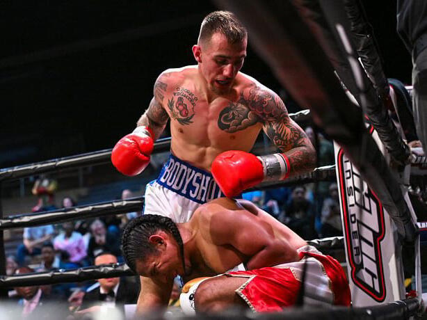 John Leonardo breaks down Frank Gonzalez in 6 rounds in Atlantic City