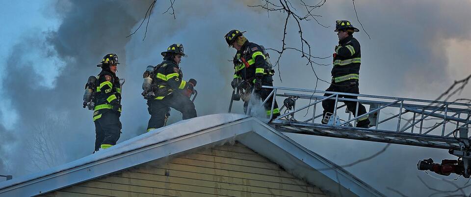 People keep setting homes on fire while trying to melt snow - NewsBreak