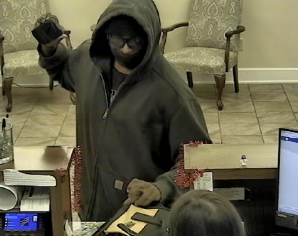 Man faces charges for North Carolina bank robbery, semi truck shootout ...