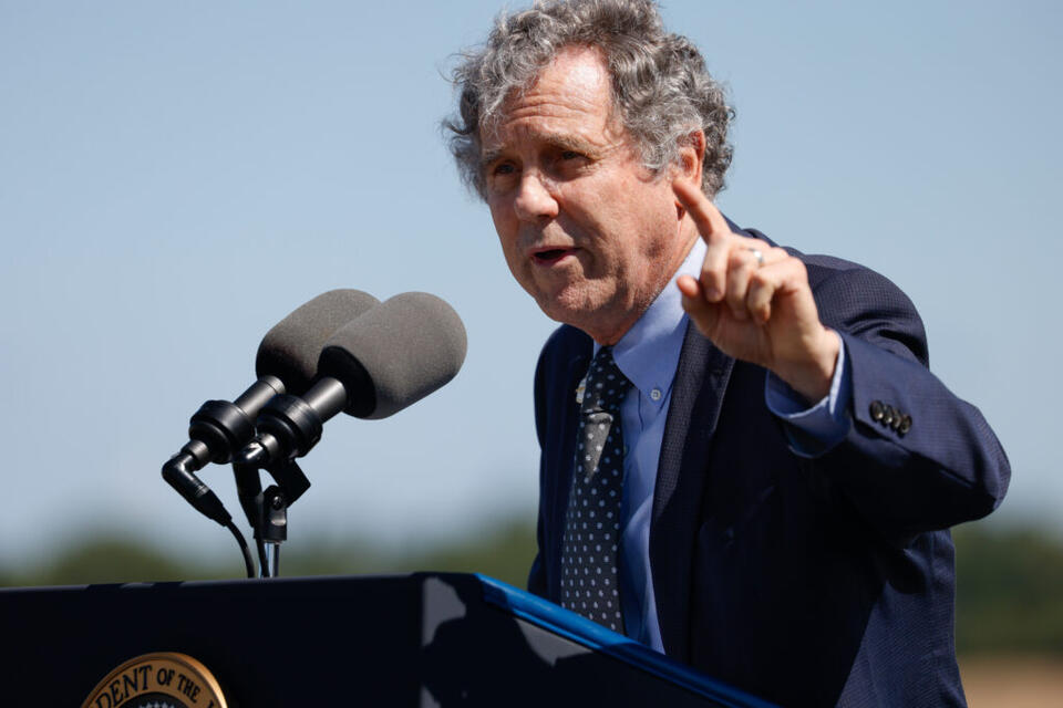 U.S. Sen. Sherrod Brown touts bipartisan deal to boost child tax credit ...