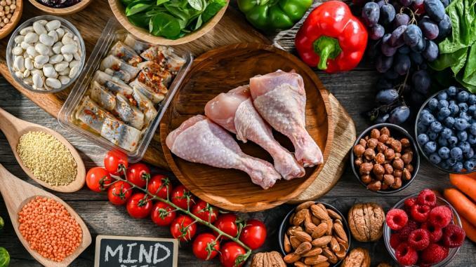 The MIND Diet: Food List + Easy Tips to Boost Brain Health - NewsBreak