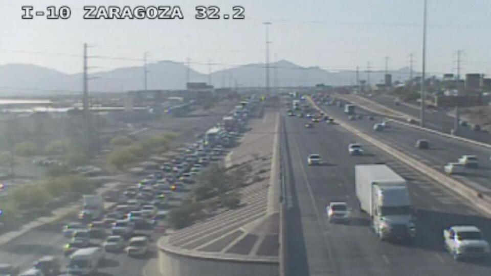 Crash knocks out traffic signals, causes major backup at Zaragoza and ...