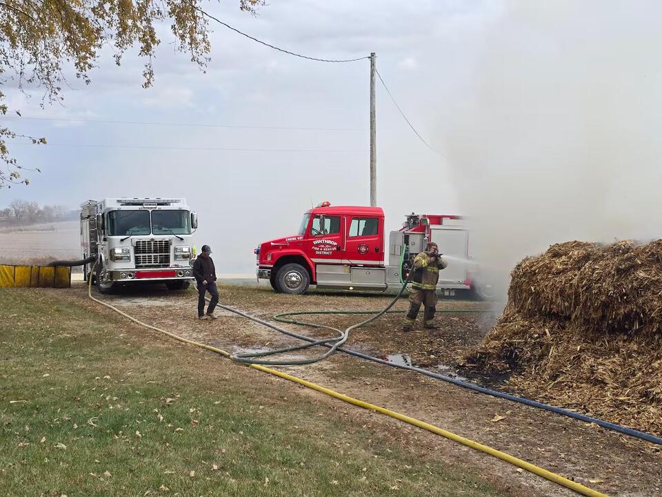 Firefighters respond to shed, hay bales fire in eastern Iowa - NewsBreak