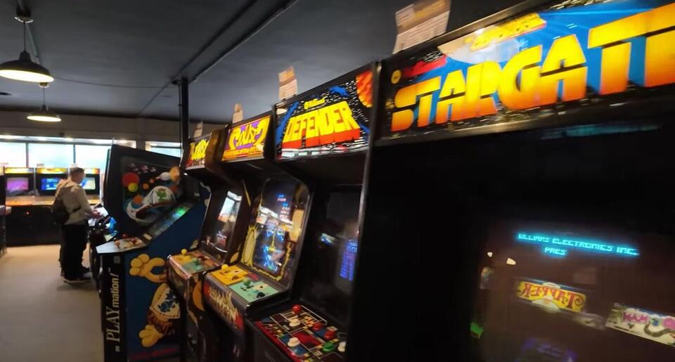 Step Inside the World’s Largest Arcade—Right in Illinois - NewsBreak
