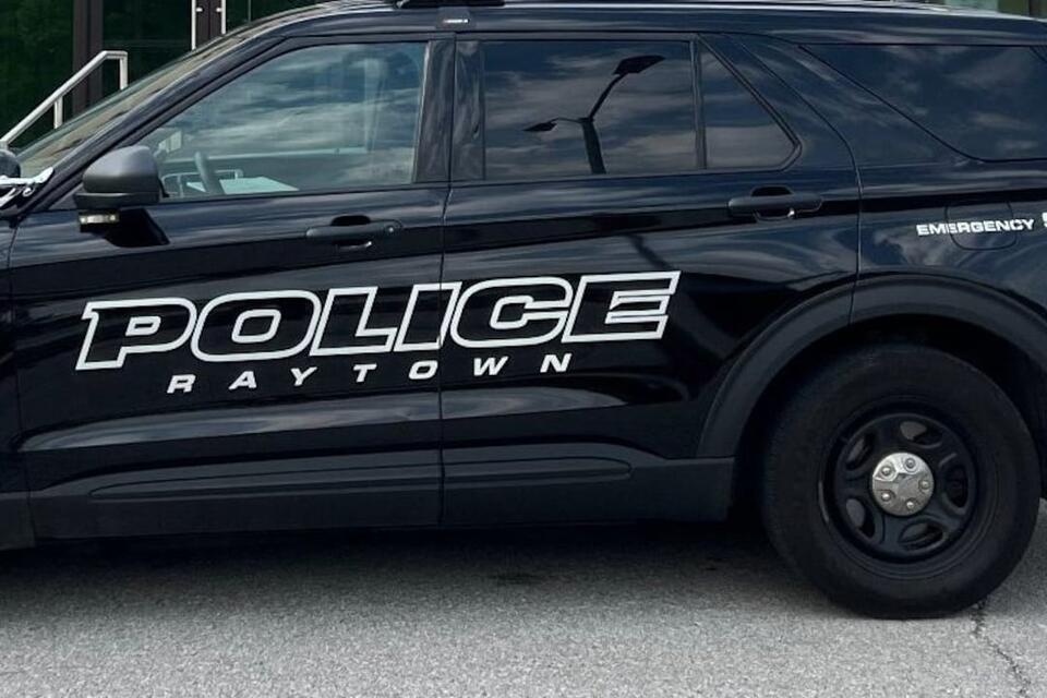 Report: Raytown officers shoot suspect who threatened QuikTrip employees with explosives - NewsBreak