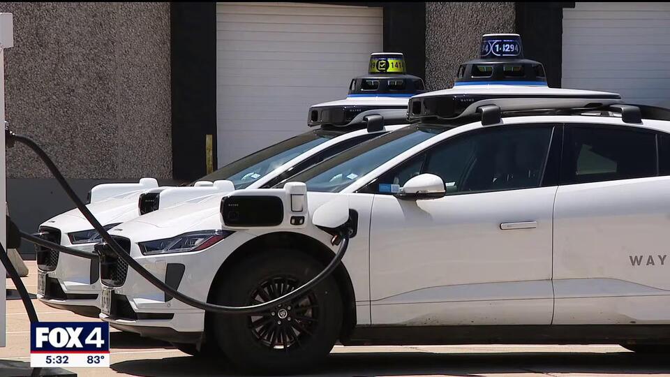 VIDEO: Waymo robotaxi runs red light at busy Dallas intersection ...