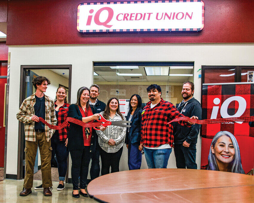 IQ Credit Union opens new student-run bank branch at Prairie High ...