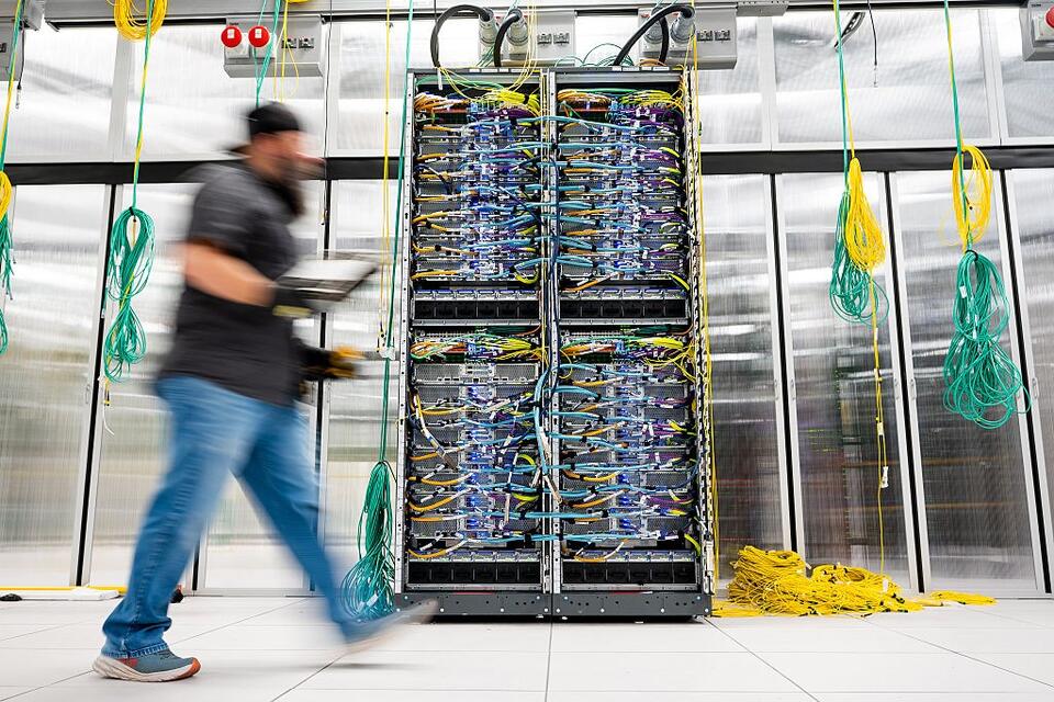 Amazon to Build Data Center Near Boardman, OR Airport - NewsBreak