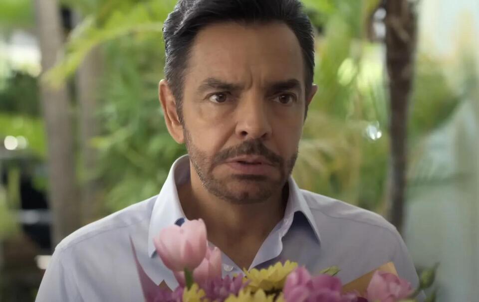 Acapulco Season 3 Ending Explained: Maximo visits his daughter - NewsBreak