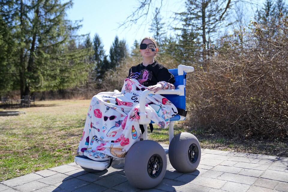 'Swifties for Lily': Taylor Swift fans support 13-year-old with ...