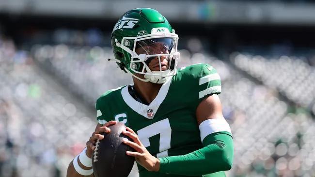 Justin Fields' Injury Status Officially Determined - NewsBreak