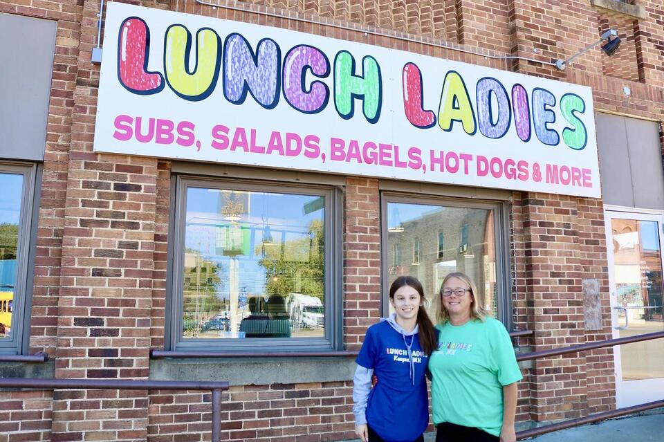 Lunch Ladies restaurant opens in former Fresh Bites space - NewsBreak