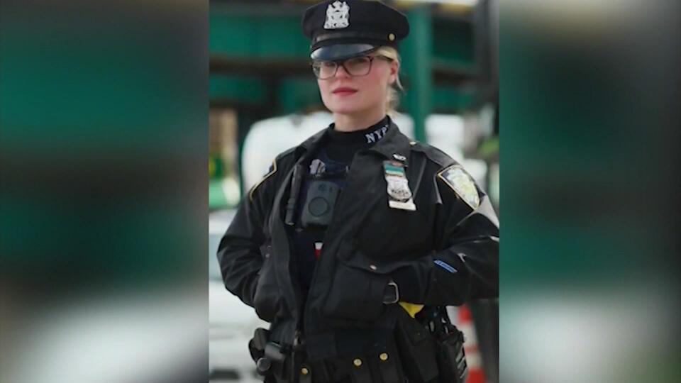Hundreds attend wake for NYPD officer killed in nail salon crash ...