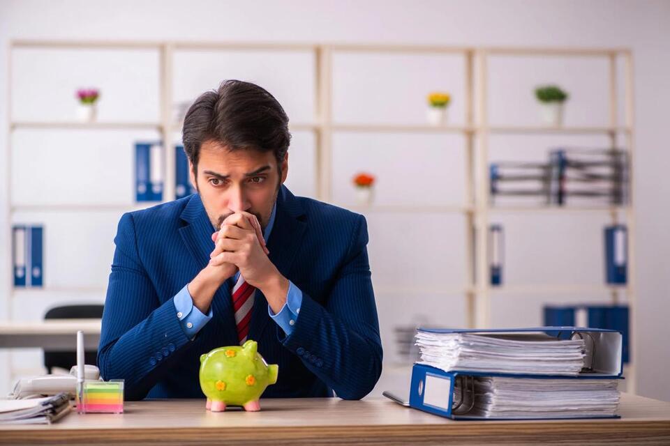 Why Do High-Income Earners Still Live Paycheck to Paycheck - NewsBreak