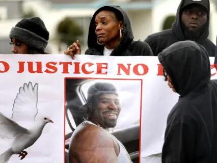 RIP Anthony Lowe: Video Shows LA Cops Chasing Black Man With Amputated ...