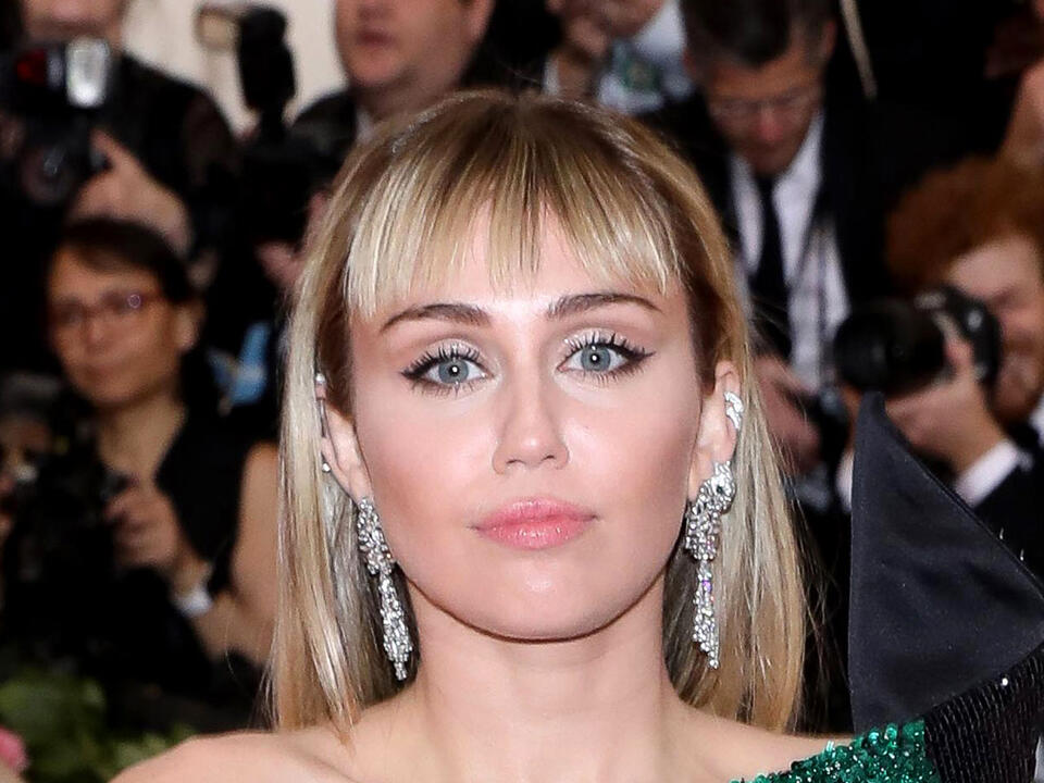 Miley Cyrus Looks Chic In A Structured Power Suit As She Makes History ...