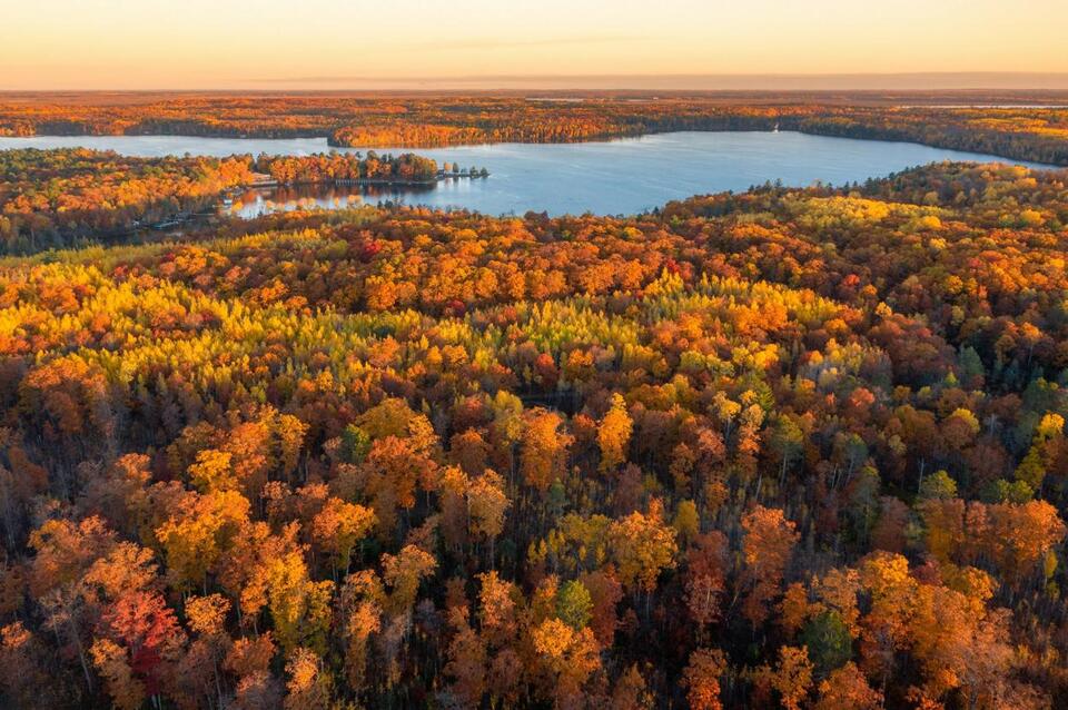 Three Wisconsin Towns Among ‘Top Small Towns For Taking In The Fall ...