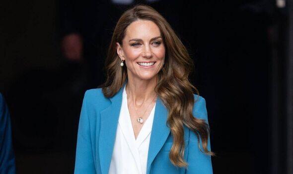 Kate Middleton channels Princess Diana with powder blue suit in Italy ...