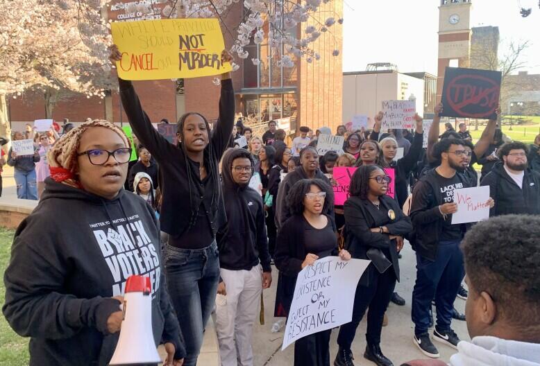 Kyle Rittenhouse speaks at Western Kentucky University as hundreds ...