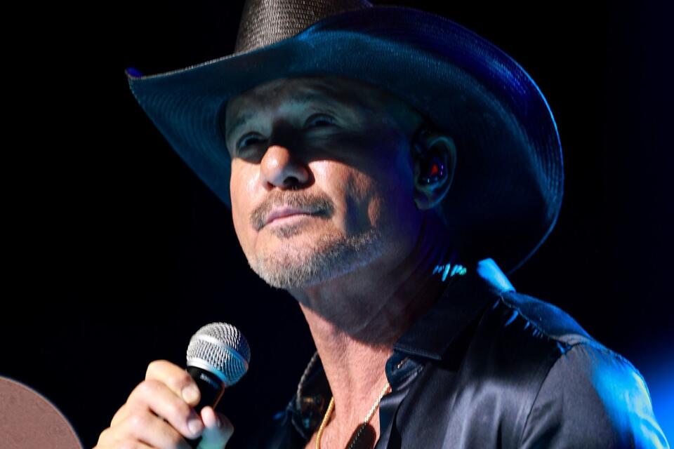 Tim McGraw Shares His Favorite Christmas Gift - NewsBreak