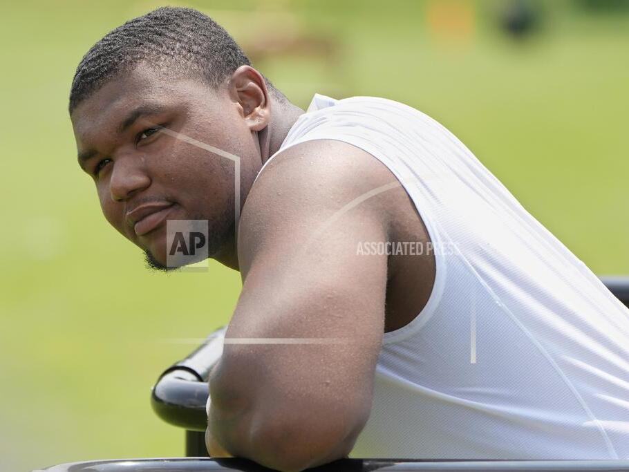 Browns rookie DT Mike Hall Jr. arrested on domestic violence charge