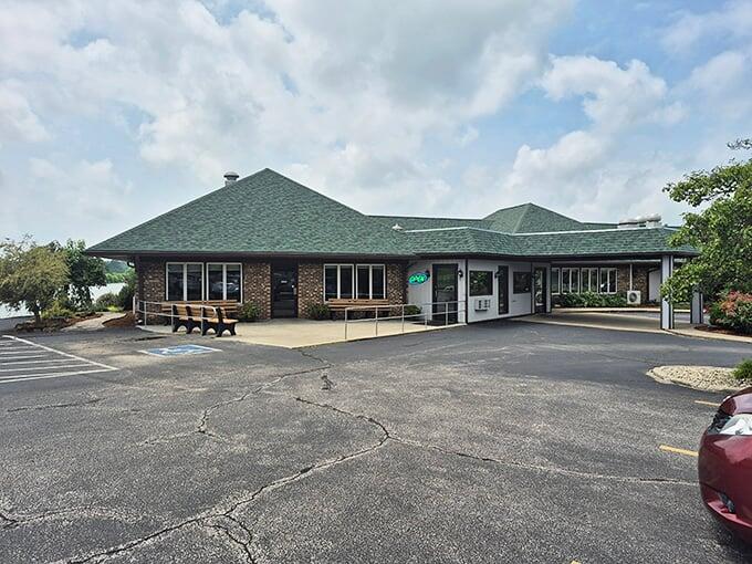 This Homey Restaurant In Indiana Will Serve You The Best Chicken And ...