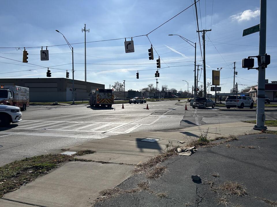 A 'bad wreck': 1 dead after three-vehicle crash at Troy St. and Stanley ...