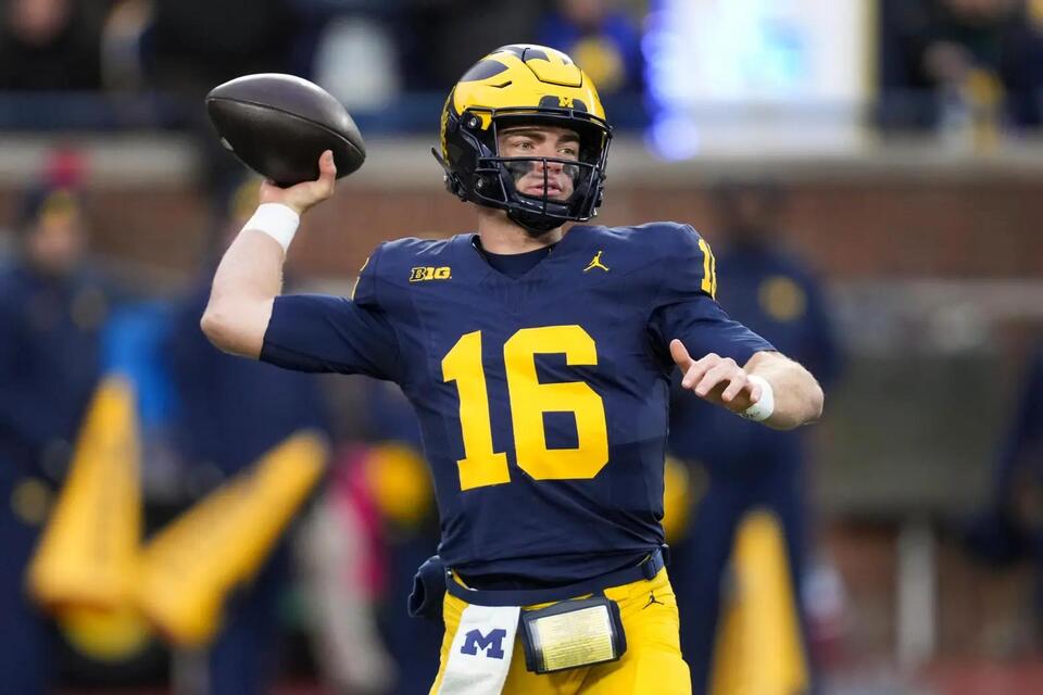 Michigan quarterback Davis Warren confirms he has torn ACL - NewsBreak