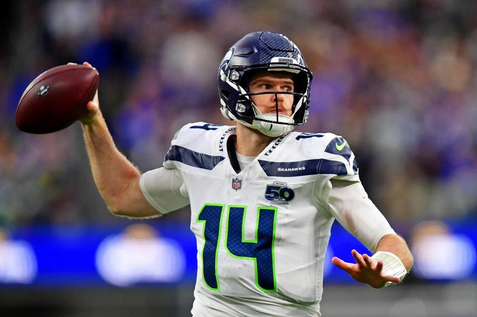 Seattle Seahawks Start-Sit: Week 12 Fantasy Advice for Sam Darnold ...