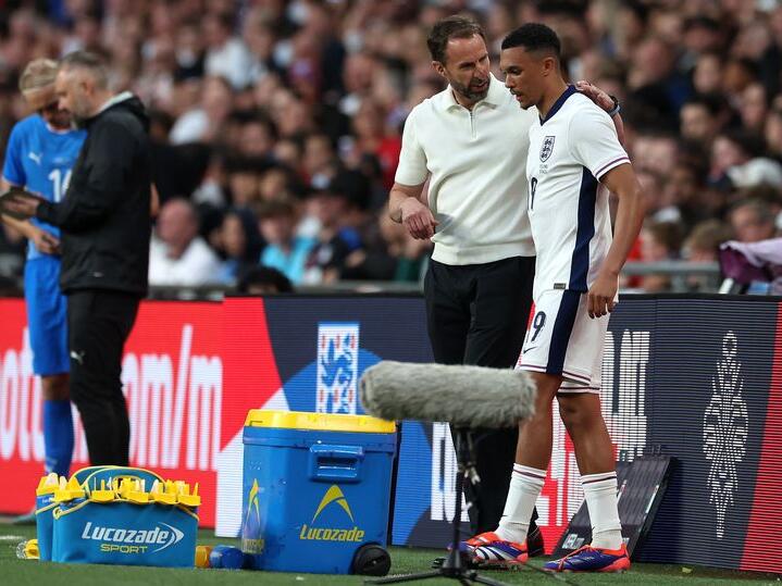 Gareth Southgate drops big England hint over Trent Alexander-Arnold ...