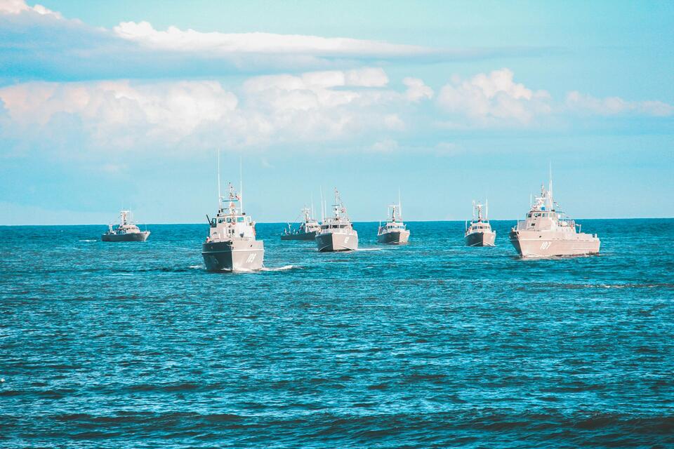The S-3 Viking Submarine Hunter Sends a Clear Warning to the Russian ...