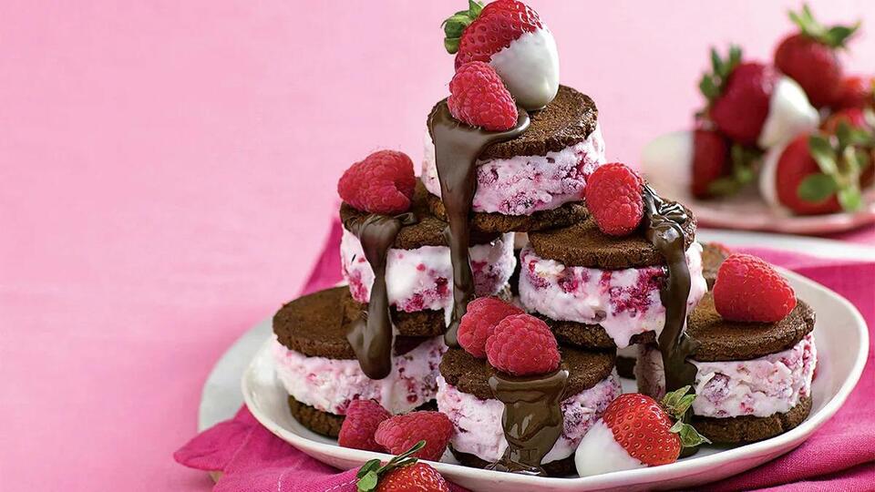 Our Berry-licious Ice-Cream Sandwiches Recipe Is a Taste of Summertime ...