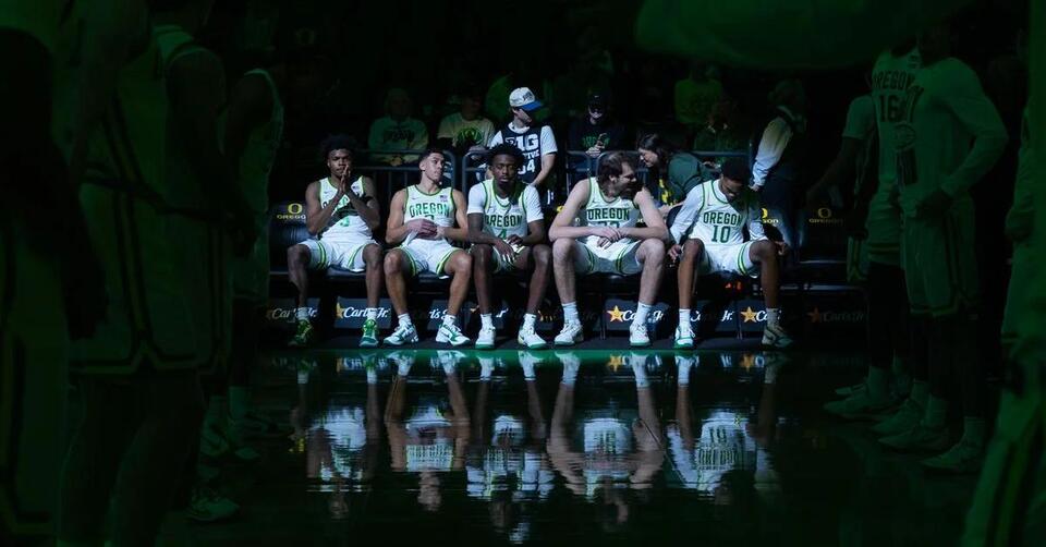 LIVE UPDATES: Oregon hosts Iowa for Sunday afternoon contest - NewsBreak