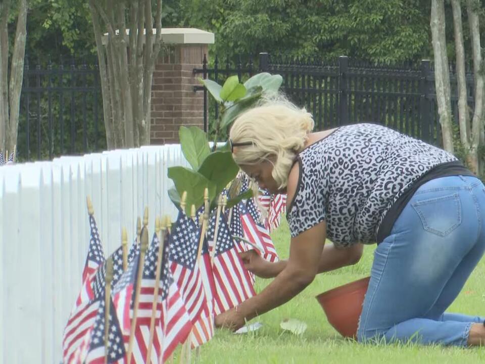 Dozens attend Memorial Day ceremony at Alabama State Veterans Cemetery ...