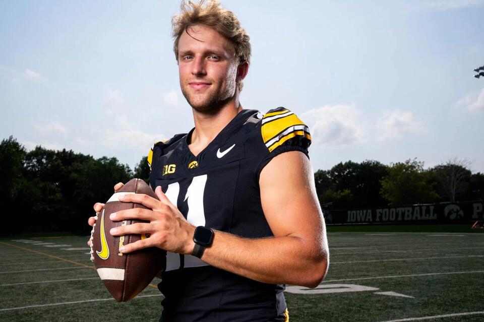 Tim Lester Gets Candid on Iowa QB Mark Gronowski’s Game, Pinpoints One ...