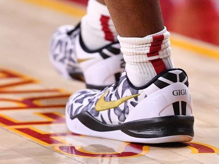 Nike facing 'bot' battle as millions of NBA fans denied Kobe Bryant ...