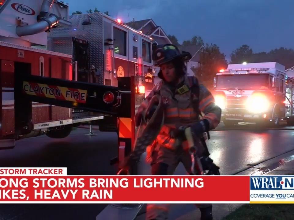 'Black smoke everywhere' : Lightning strike sparks home fire in ...