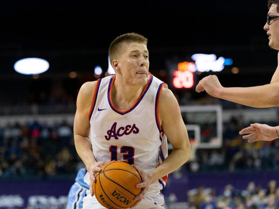 Illinois basketball: Evansville transfer Ben Humrichous commits