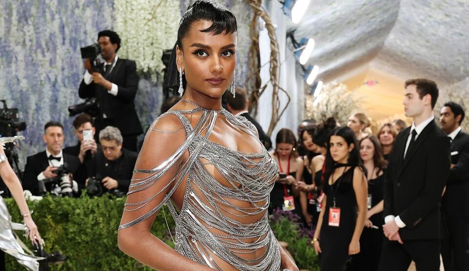 Simone Ashley Wears Nothing But Silver Chains at the 2026 Met Gala ...