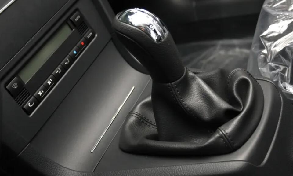 Why Manual Transmissions Are Disappearing from American Roads but Still ...