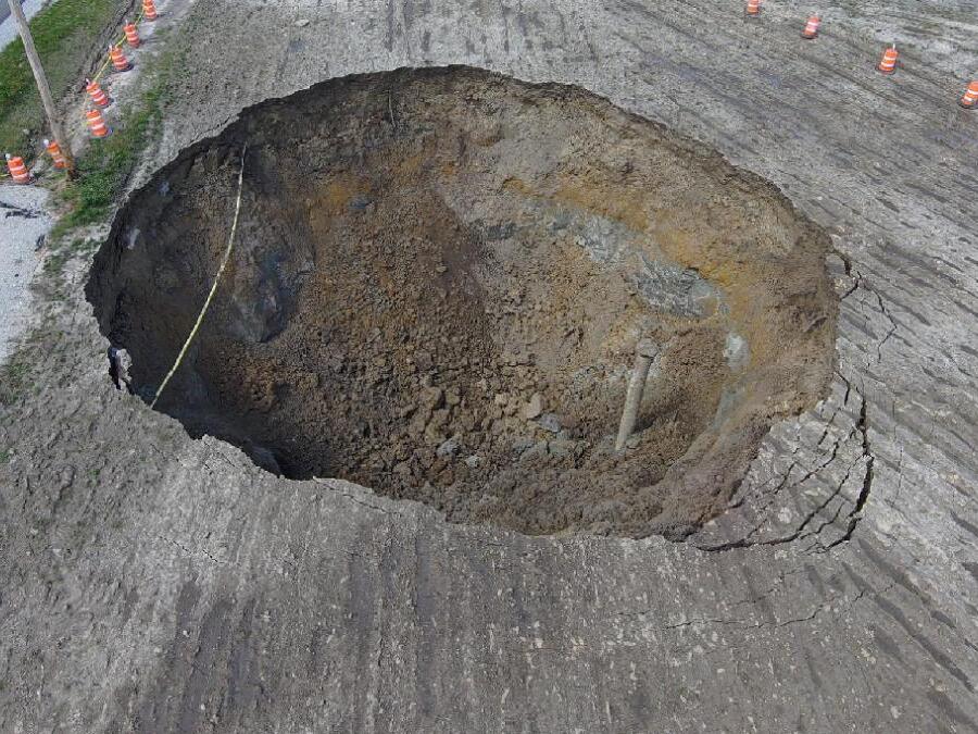 Huge sinkhole leads to closure of State Route 185 in central Illinois