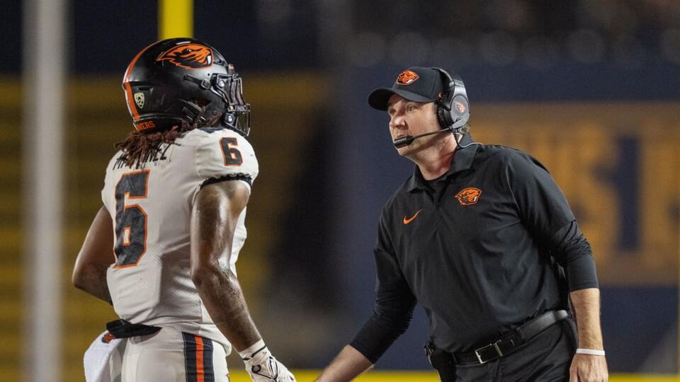 College Football Trends Week 12: Trust Jonathan Smith, Oregon State at ...