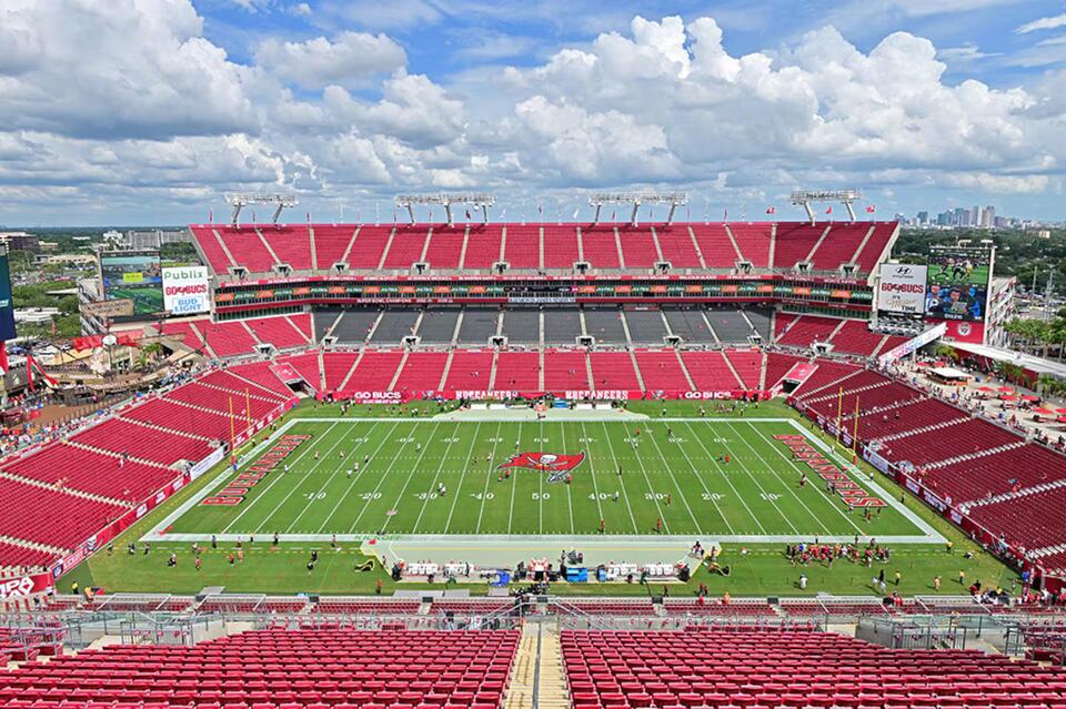 Buccaneers eyeing $1B renovation to Raymond James Stadium - NewsBreak