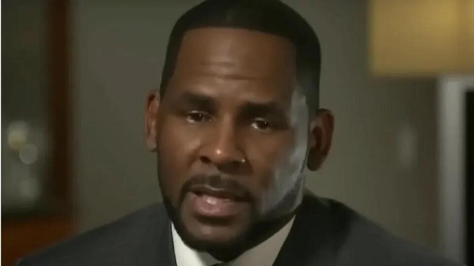 R Kelly Begs for House Arrest After Alleged Prison Murder Plot ...