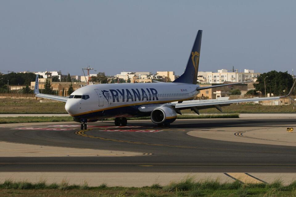 Ryanair Plane Catches Fire On Runway, Italian Officials Want Inquiry ...