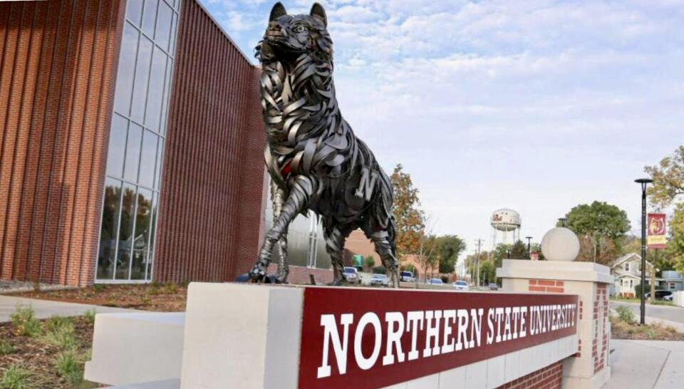 Summer tours help new students settle in at Northern State University ...