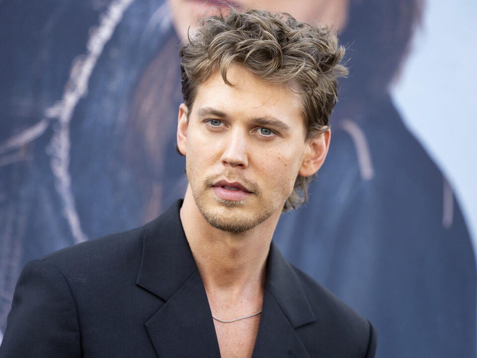 Austin Butler Recalls Scary Motorcycle Crash on Set of His New Movie