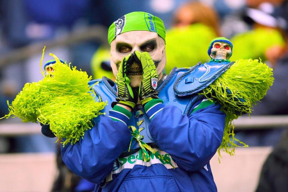 12th Man, Stand UP! Here's Some of the Craziest Seahawks Fans - NewsBreak