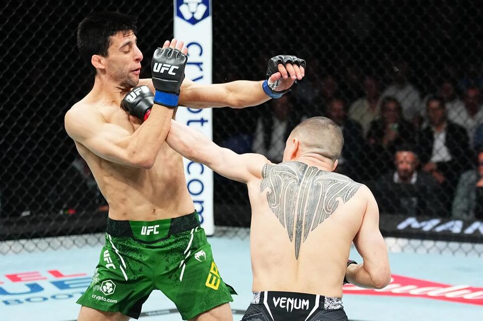UFC 305 video: Kai Kara-France flattens Steve Erceg with stunning first ...